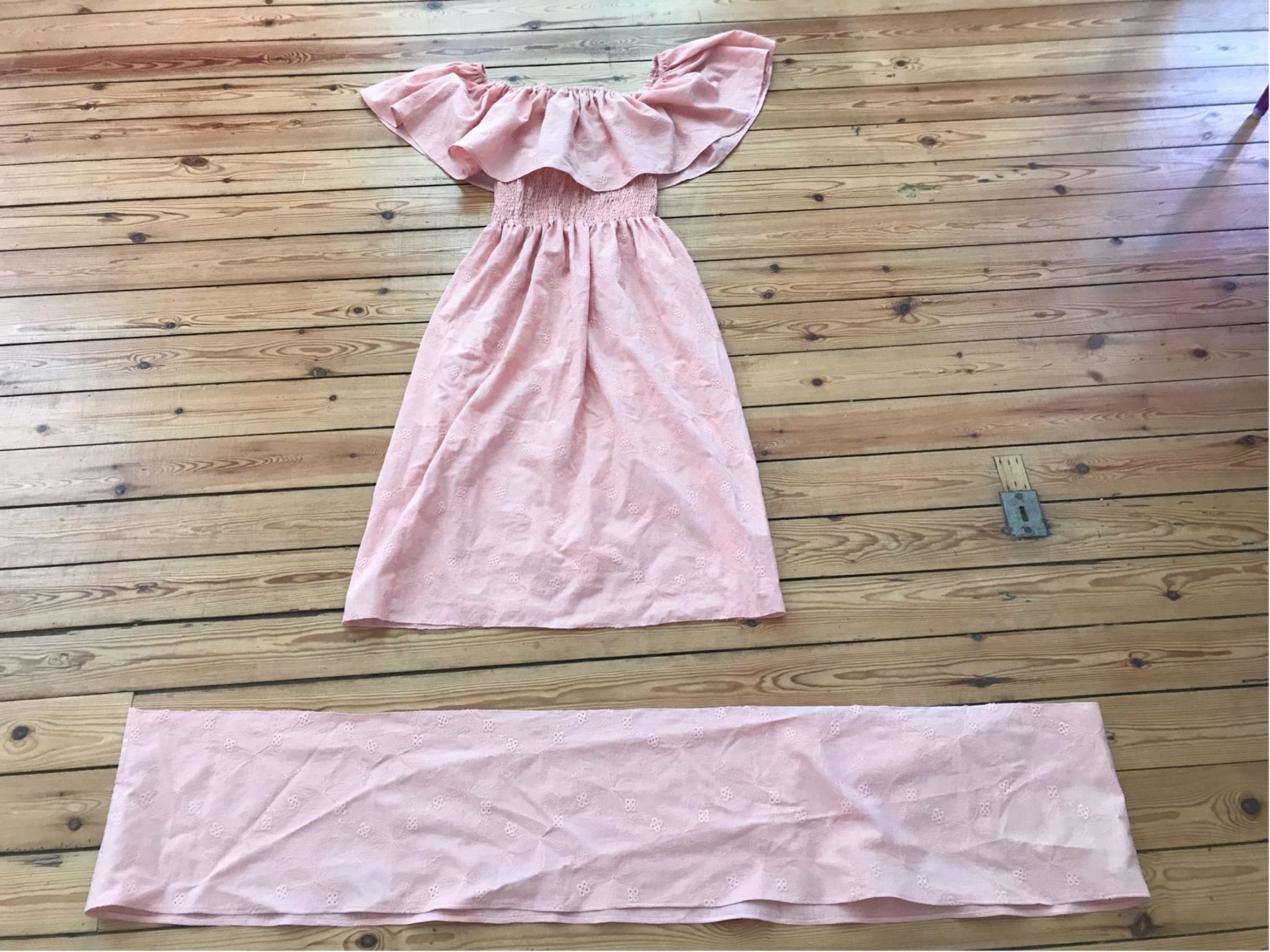 Tutorial: off-the-shoulder ruffle dress - Six Mignons