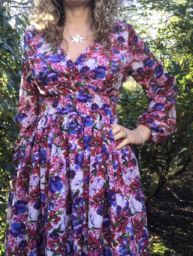Sewing the Magnolia dress: more silk and more flowers in my wardrobe ...