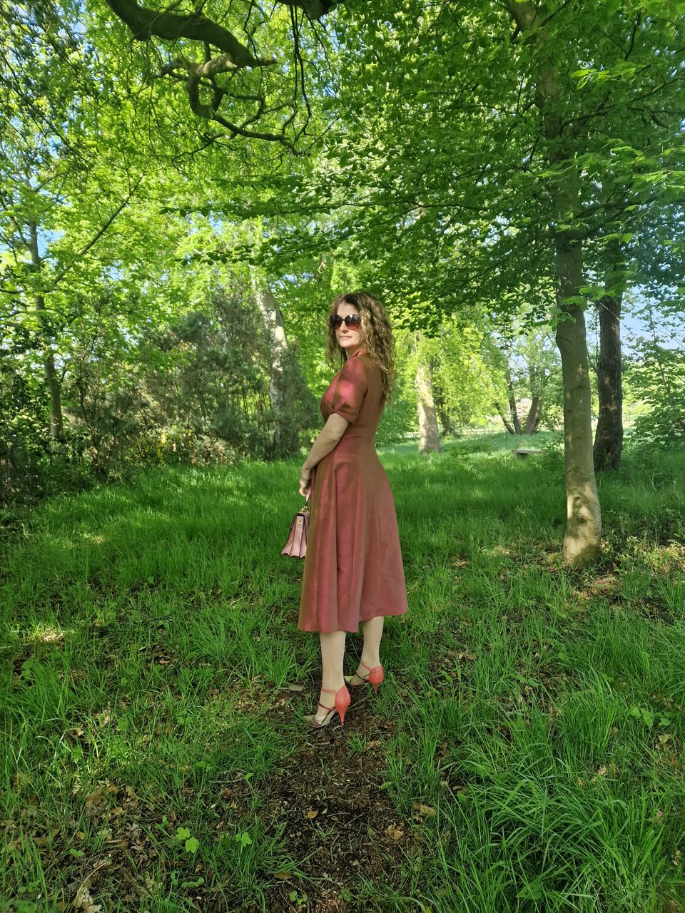 Sewing the B6018 vintage dress pattern - Six Mignons