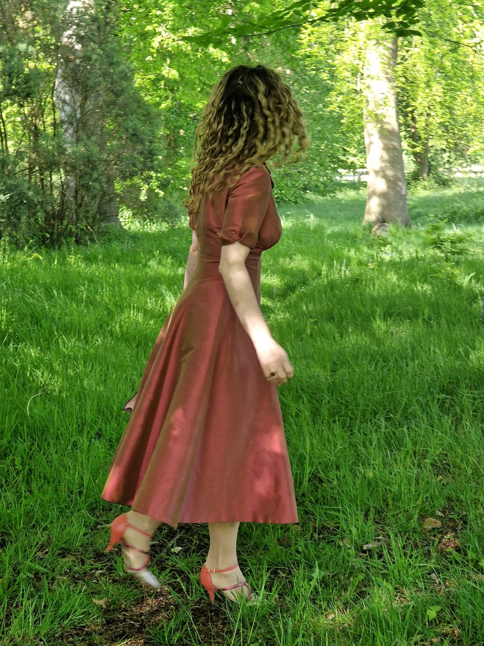 Sewing the B6018 vintage dress pattern - Six Mignons